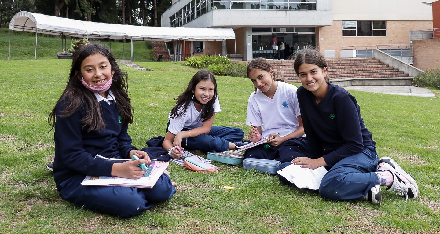 - Home [alcaparros.edu.co]